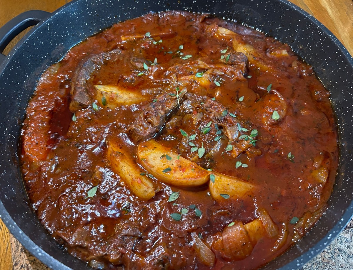 Tavas – Cypriot braised beef with potatoes, tomato and oregano | Pigeon ...